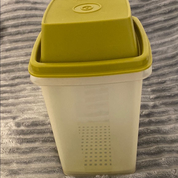 Tupperware | Kitchen | Tupperware Green And White Plastic Container ...